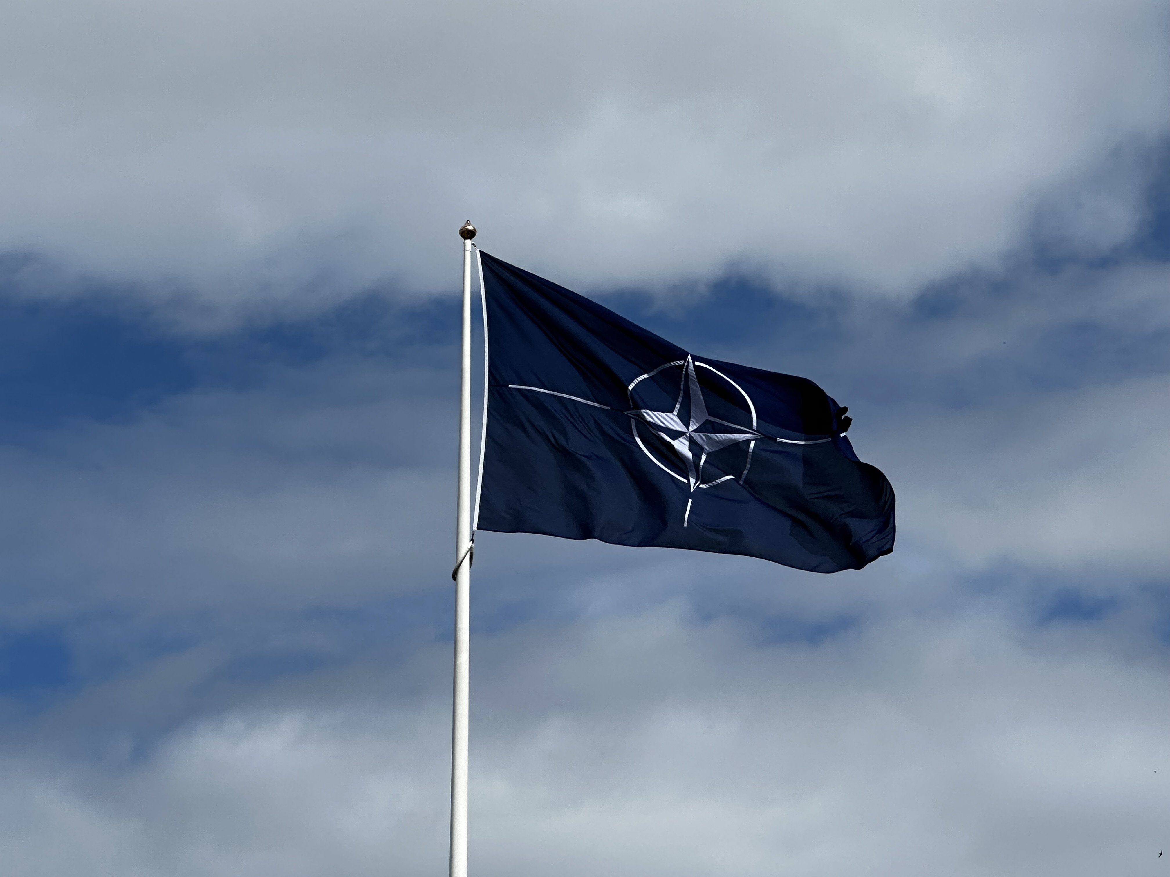 NATO Flagga - Köp din flagga hos FlaggorOnline.se